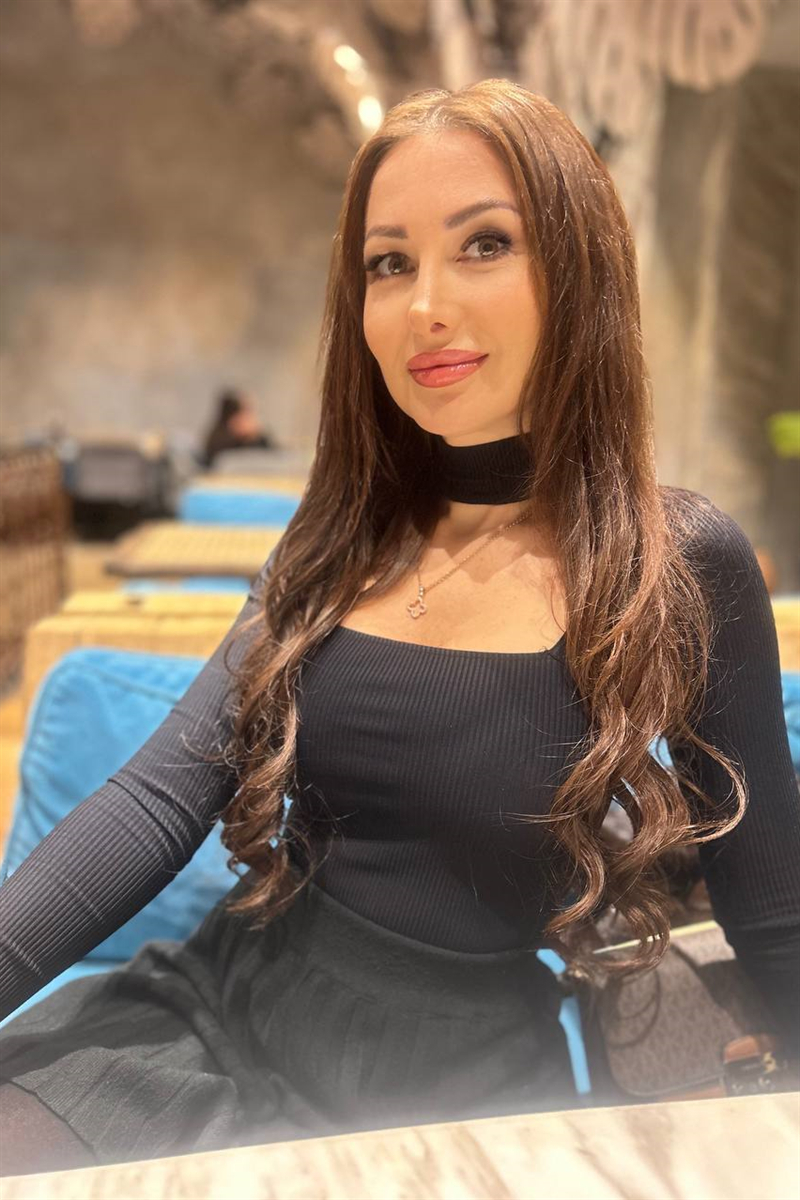 Beautiful Anna (40 y.o.) from Nikopol with Dark Brown hair - ID 530689 ...