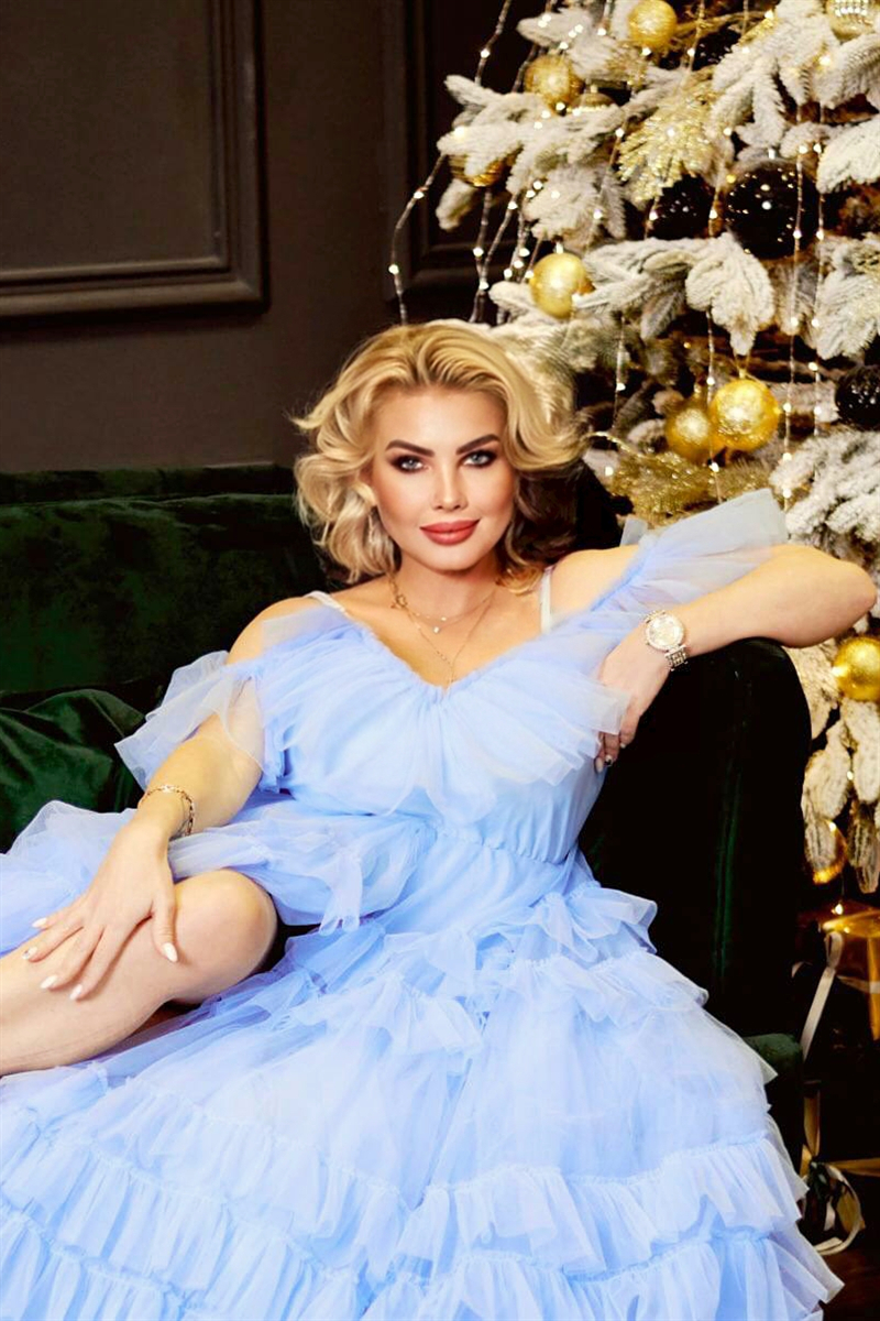 Charming Yulia (44 y.o.) from Sumy with Blonde hair - ID 118107 | LadaDate