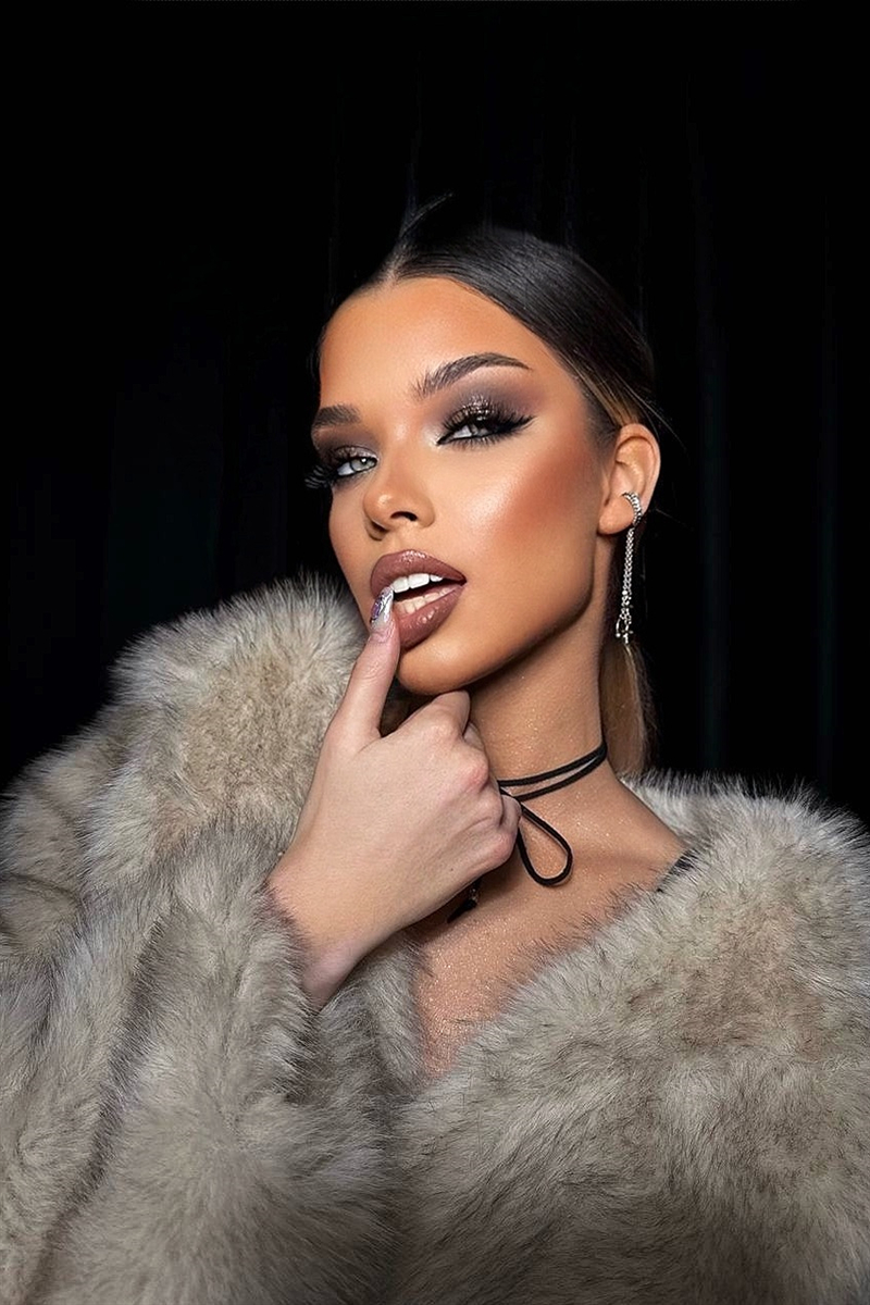 Beautiful Anna-Maria (23 y.o.) from Lviv with Dark Brown hair - ID ...