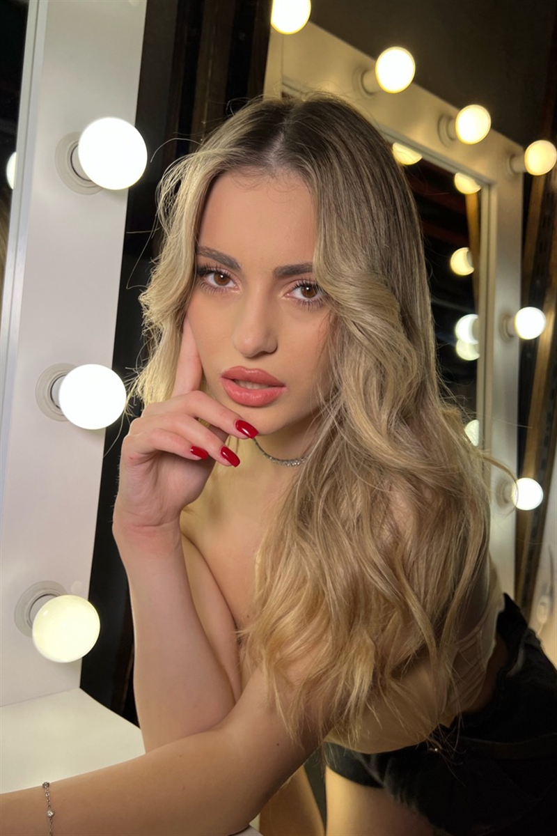 Wonderful Adelina (21 y.o.) from Odessa with Blonde hair - ID 576125 ... Wonderful Adelina (21 y.o.) from Odessa with Blonde hair - ID 576125 ...