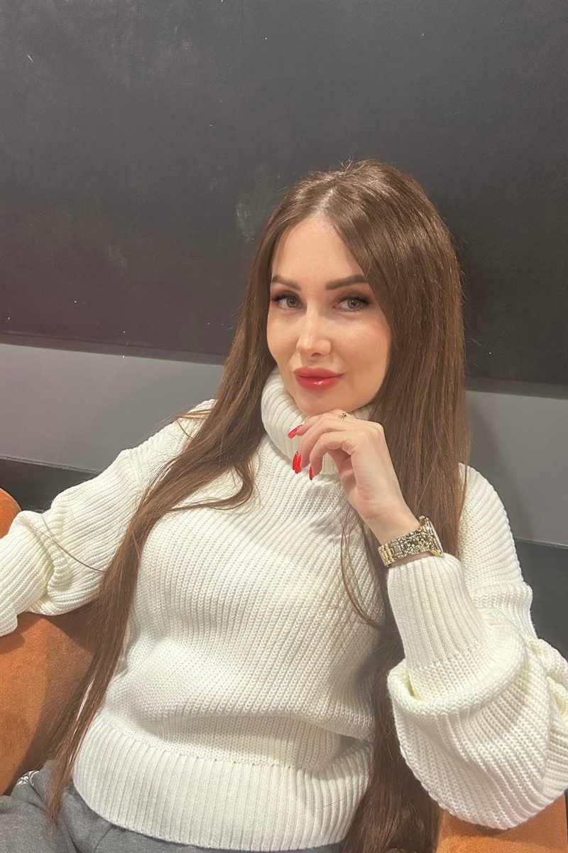 Beautiful Anna (40 y.o.) from Nikopol with Dark Brown hair - ID 530689 ...