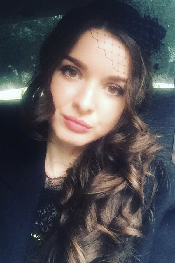 Belle Alina 31 Ans De Kiev Avec Aux Cheveux Chatain Clairs Id 605561 Rencontres Femmes