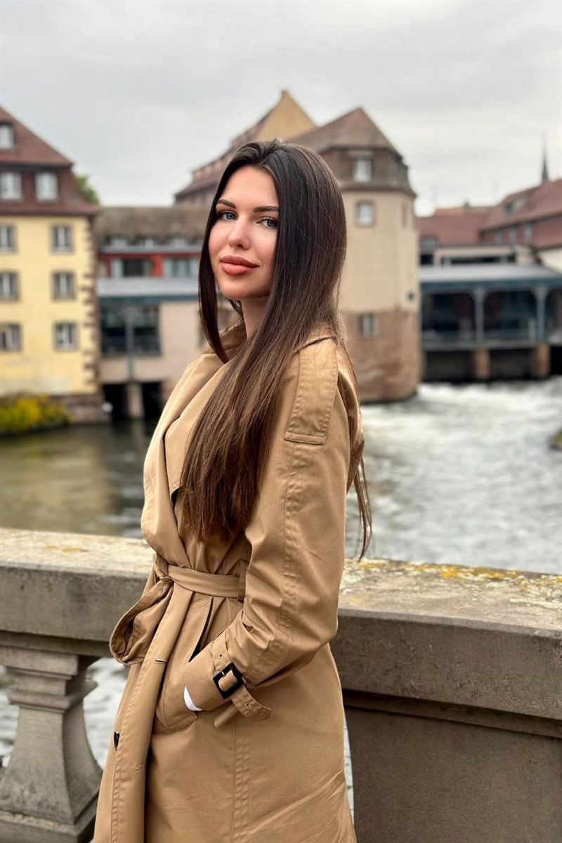 German girl Olena from Frankfurt with Auburn hair 25yo - ID 760455 ...