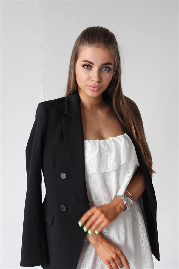 Charming Alina (25 y.o.) from Kiev with Black hair - ID 158783 | LadaDate