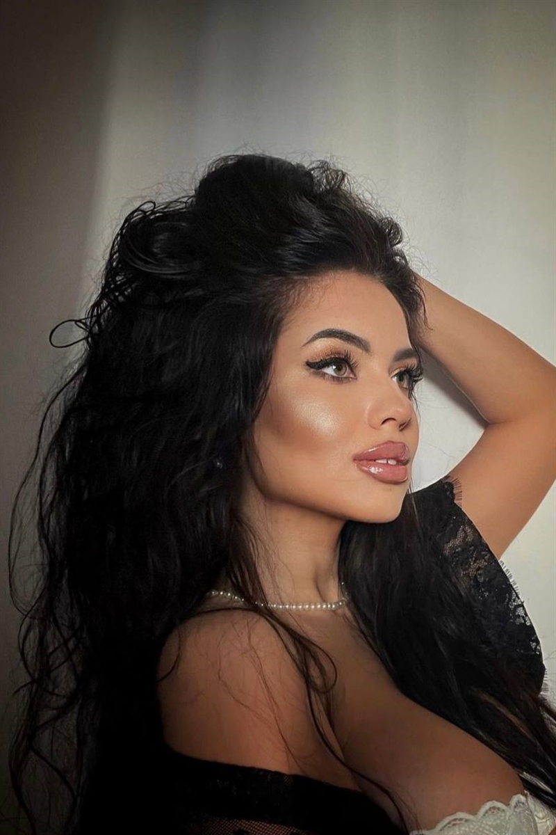 Wonderful Louise (28 y.o.) from Kiev with Black hair - ID 576161 | LadaDate