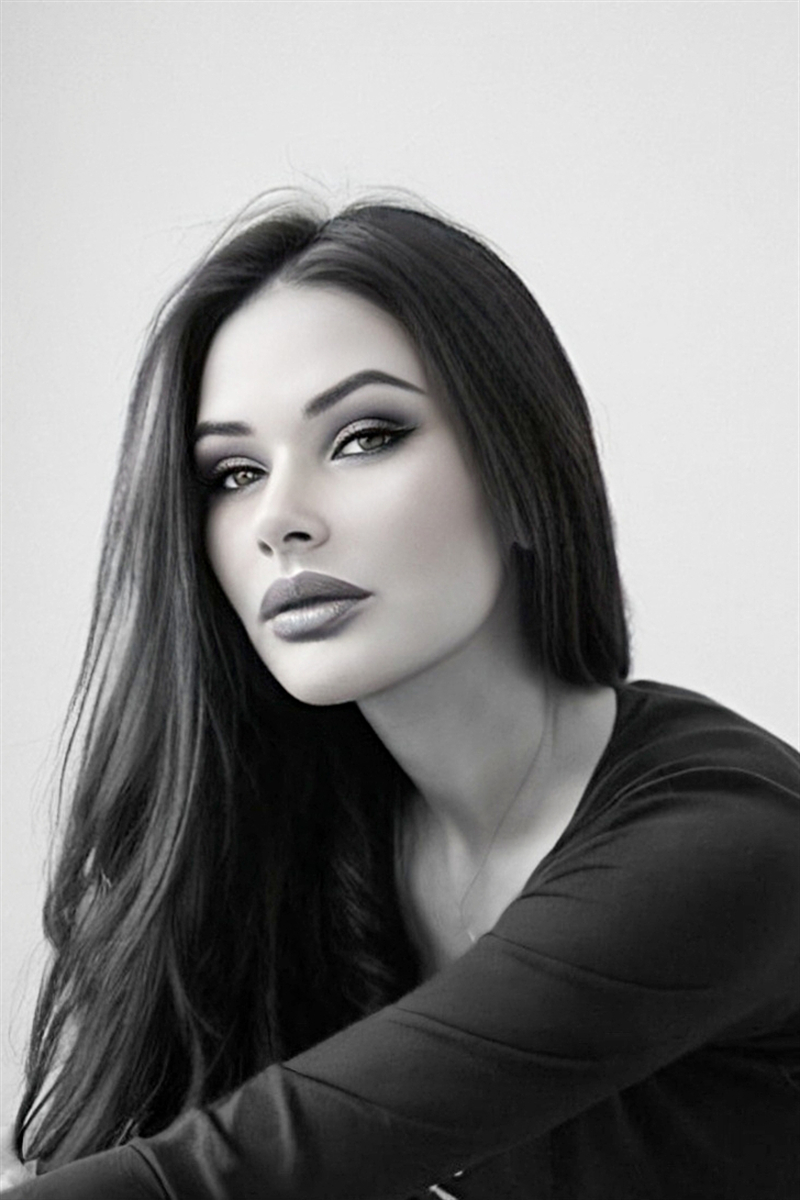 Wonderful Vladislava (31 y.o.) from Khmelnytskyi with Dark Brown hair ...