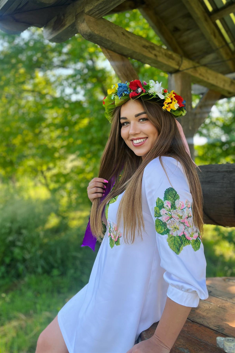 Beautiful Olga (28 y.o.) from Ivano Frankivsk with Light Brown hair ...