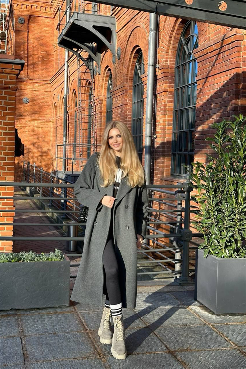 Beautiful Yulia (28 y.o.) from Lodz with Blonde hair - ID 142559 | LadaDate