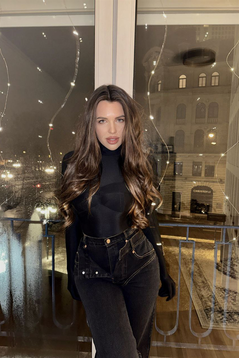 German girl Olena from Frankfurt with Auburn hair 25yo - ID 760455 ...