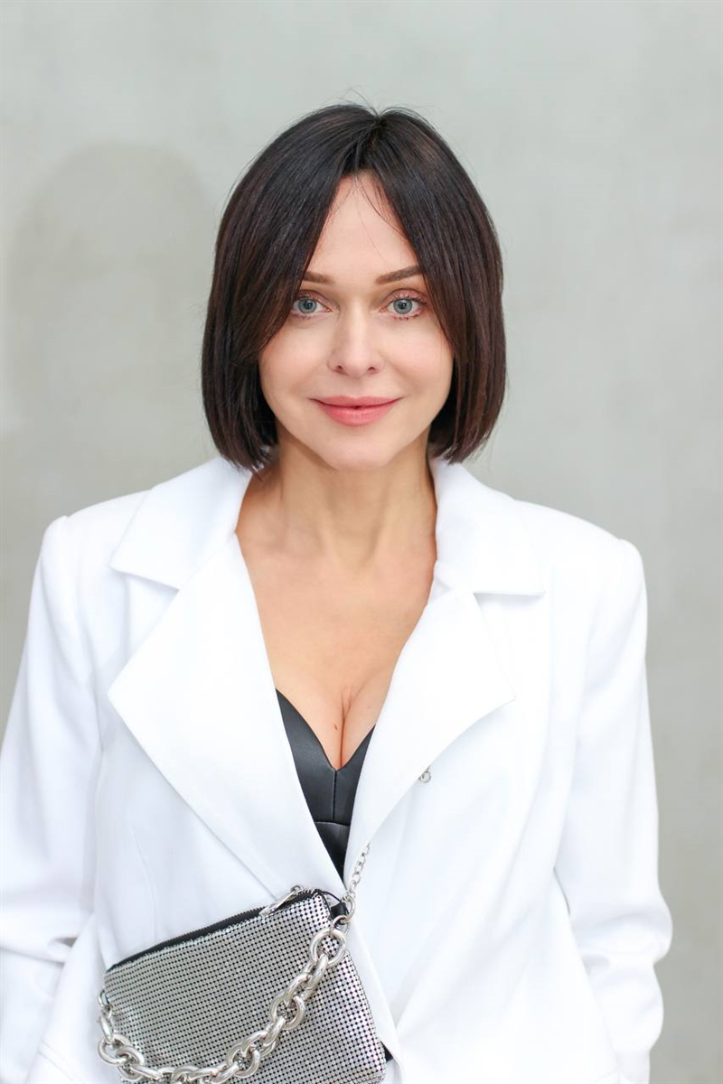 Beautiful german girl Inna from Berlin with Dark Brown hair 56yo - ID ...