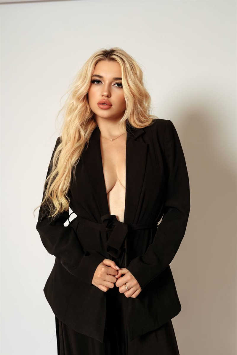 Charming Daria (27 y.o.) from Kiev with Blonde hair - ID 770833 | LadaDate