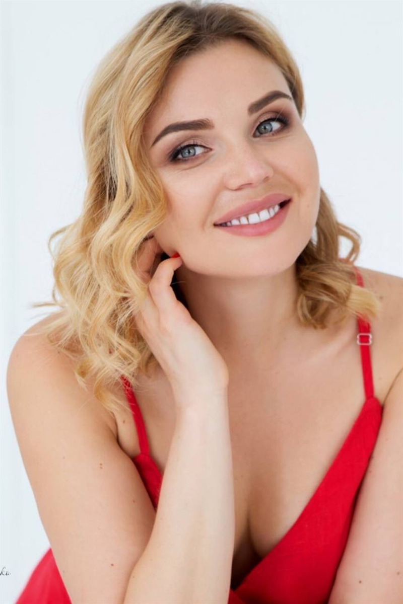 Wonderful Julia (47 y.o.) from Miami with Blonde hair - ID 999333 | LadaDate