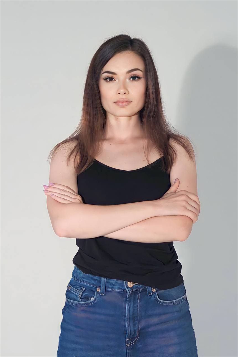 Charming Inna (34 y.o.) from Odessa with Dark Brown hair - ID 656226 ...